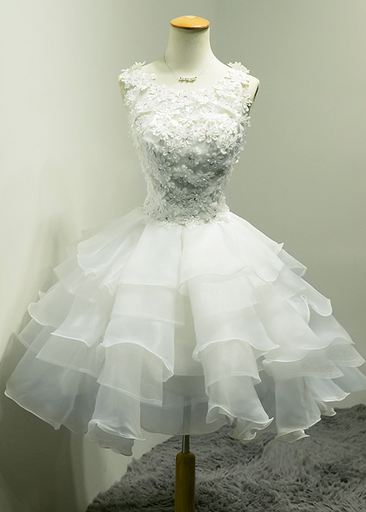 White Organza Layered Short Graduation Dresses, White Lace Prom Dresses ...